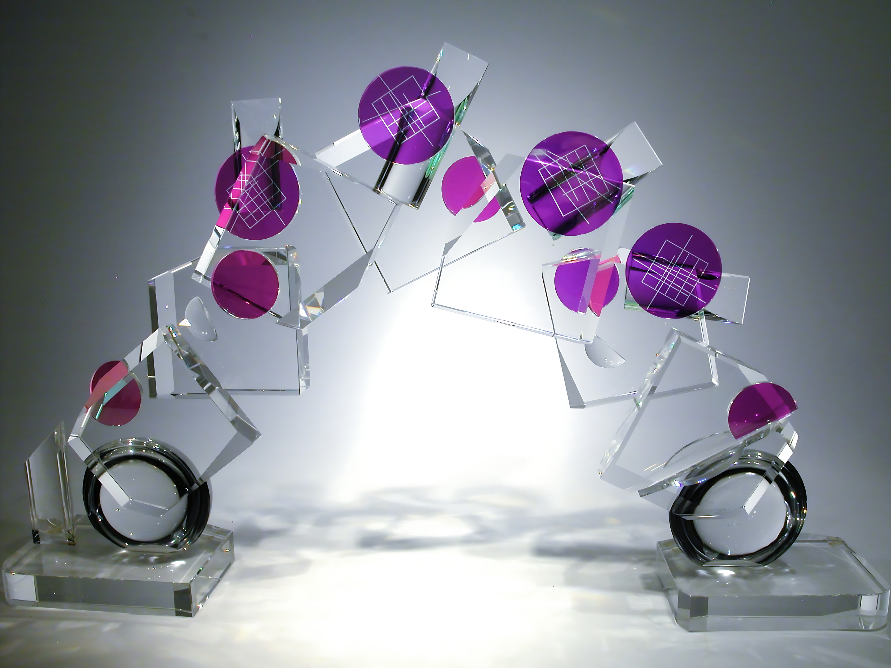 Prismata Arch II - Toland Sand · Glass Studio
